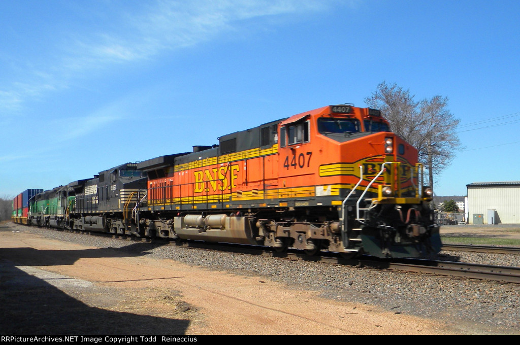 BNSF 4407